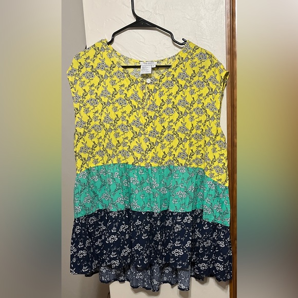 Tru Luxe Jeans | Tops | Tru Luxe Jeans Color Block Floral Top Xl | Poshmark